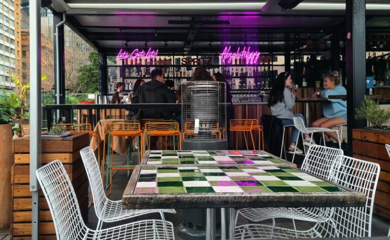 Sip and Stroll: Discover the Best Bars near Circular Quay | Sydney Expert